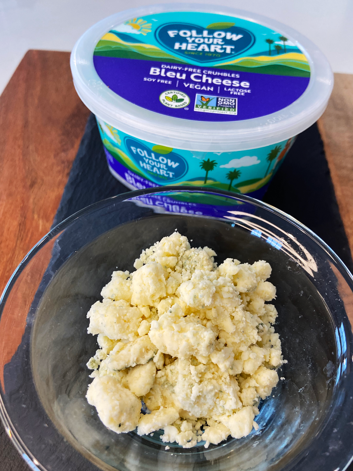 White Bean Buffalo Dip with vegan blue cheese crumbles - Olive You So ...